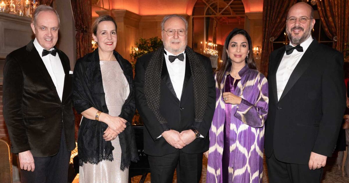 Le roi Fouad II, le comte de Paris et des princes de Liechtenstein ...