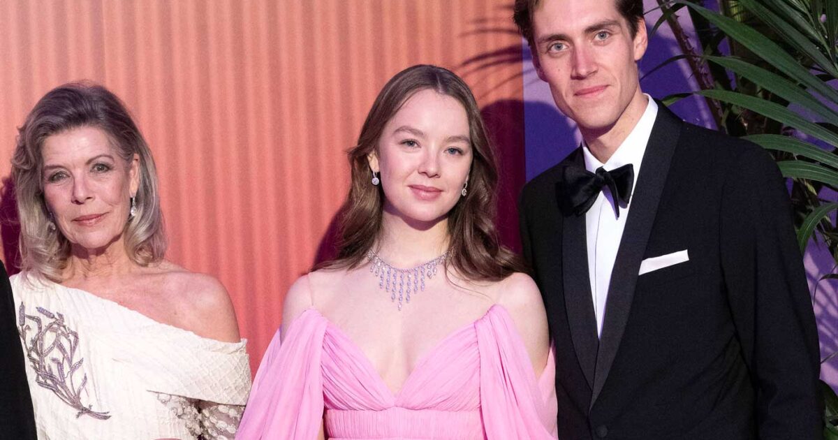 La princesse Alexandra de Hanovre porte une pluie de diamants Cartier à ...