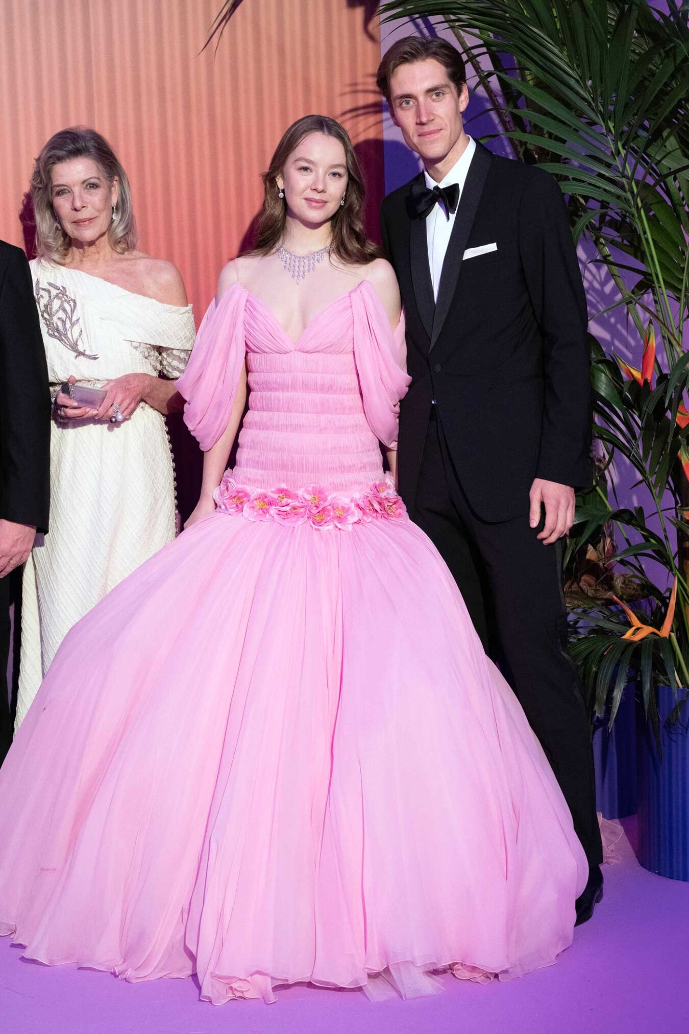 La princesse Alexandra de Hanovre porte une pluie de diamants Cartier à ...
