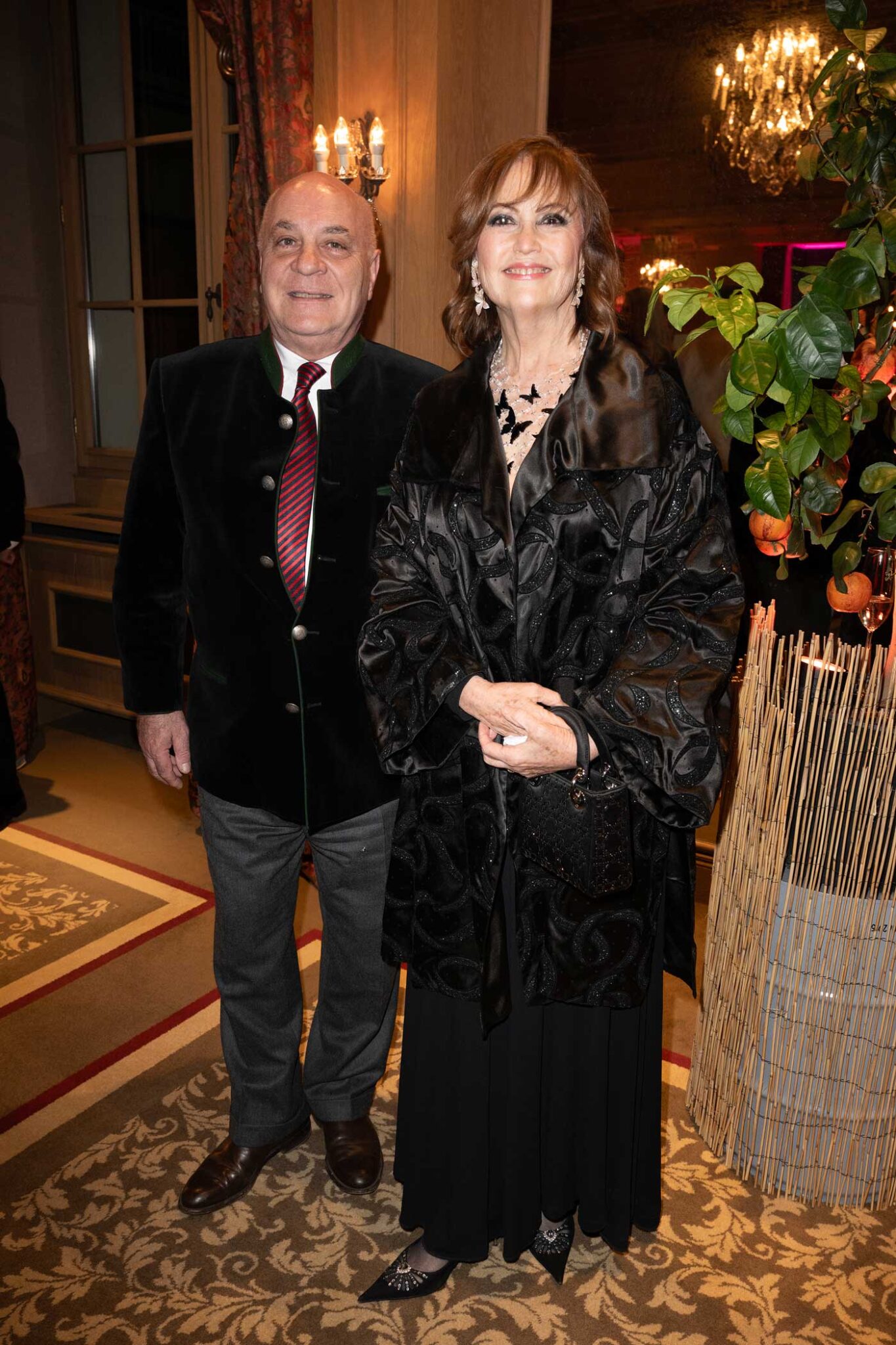 Le roi Fouad II, le comte de Paris et des princes de Liechtenstein ...