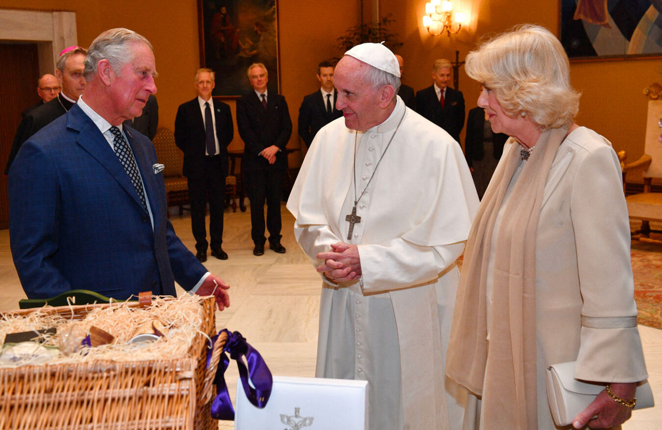 Le roi Charles III réagit à la mort du pape François, deux semaines ...