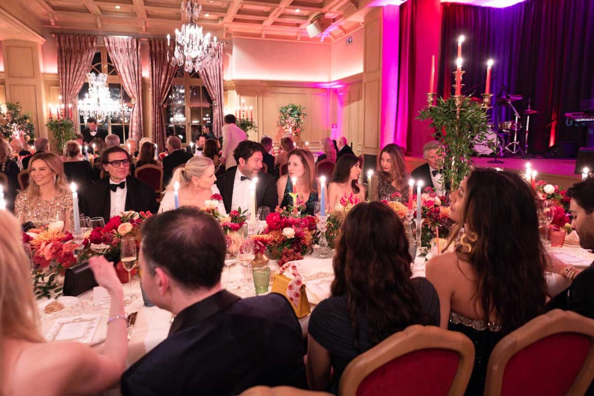 Le roi Fouad II, le comte de Paris et des princes de Liechtenstein ...