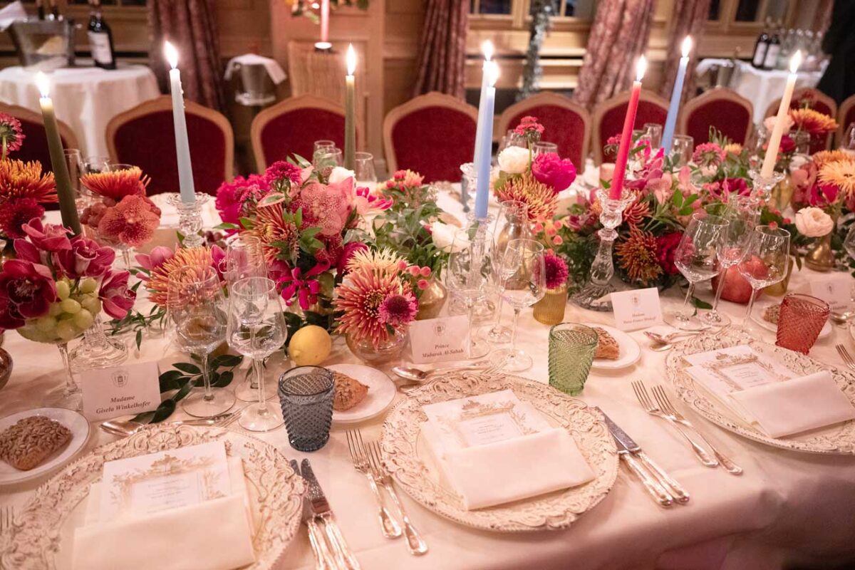 Le roi Fouad II, le comte de Paris et des princes de Liechtenstein ...