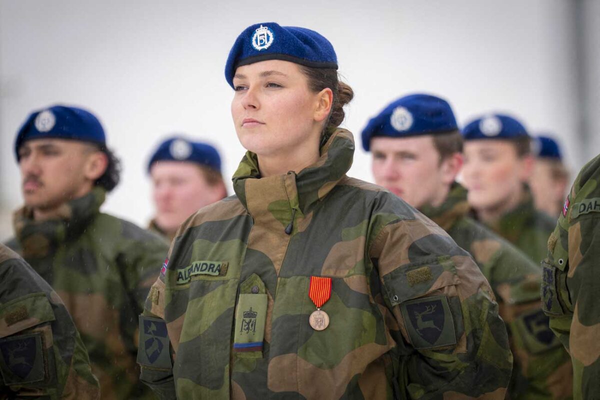 La princesse Ingrid Alexandra part étudier à Sydney : la future reine ...
