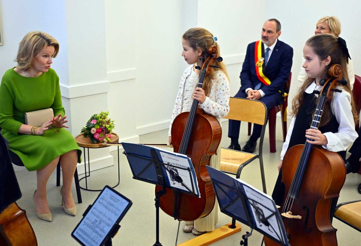 La reine Mathilde visite l'Académie de musique de Waterloo