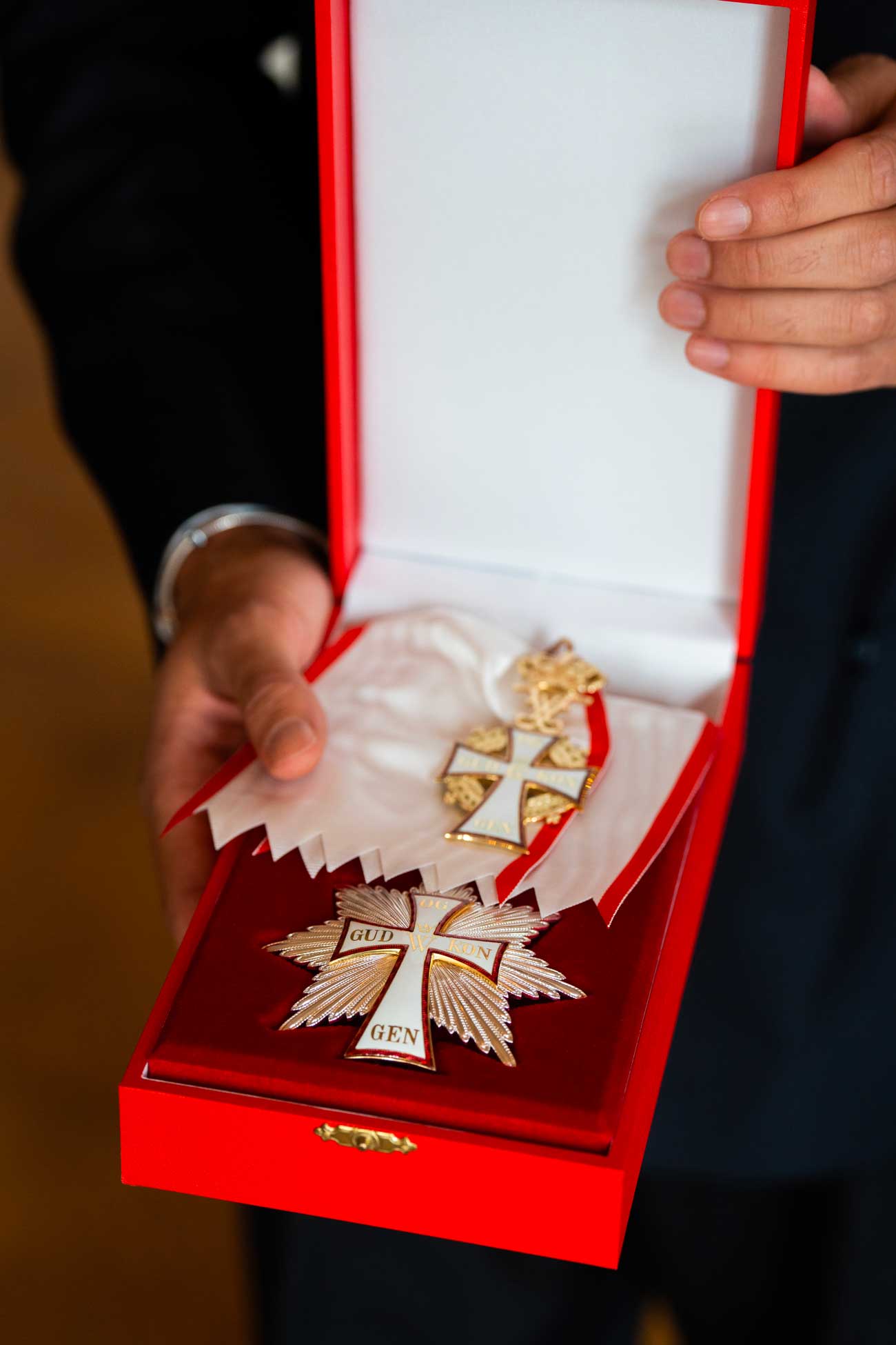 Les comtes Nikolai et Felix reçoivent une très haute distinction de ...