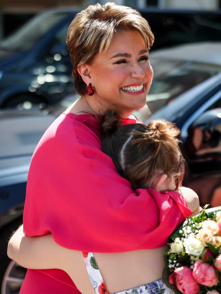 La grande-duchesse Maria Teresa partage un moment créatif avec des ...