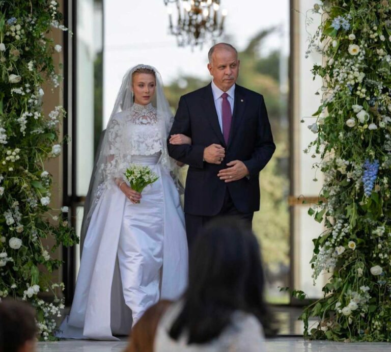 Le mariage de la princesse Aisha de Jordanie en présence du Roi et de l'héritier du trône dans ...
