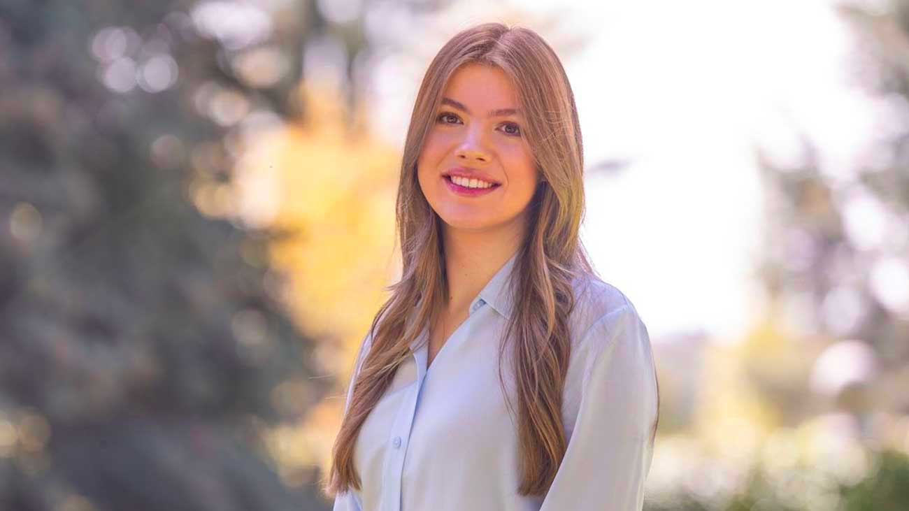 L'infante Sofia distinguée par son père de l'ordre d'Isabelle la Catholique