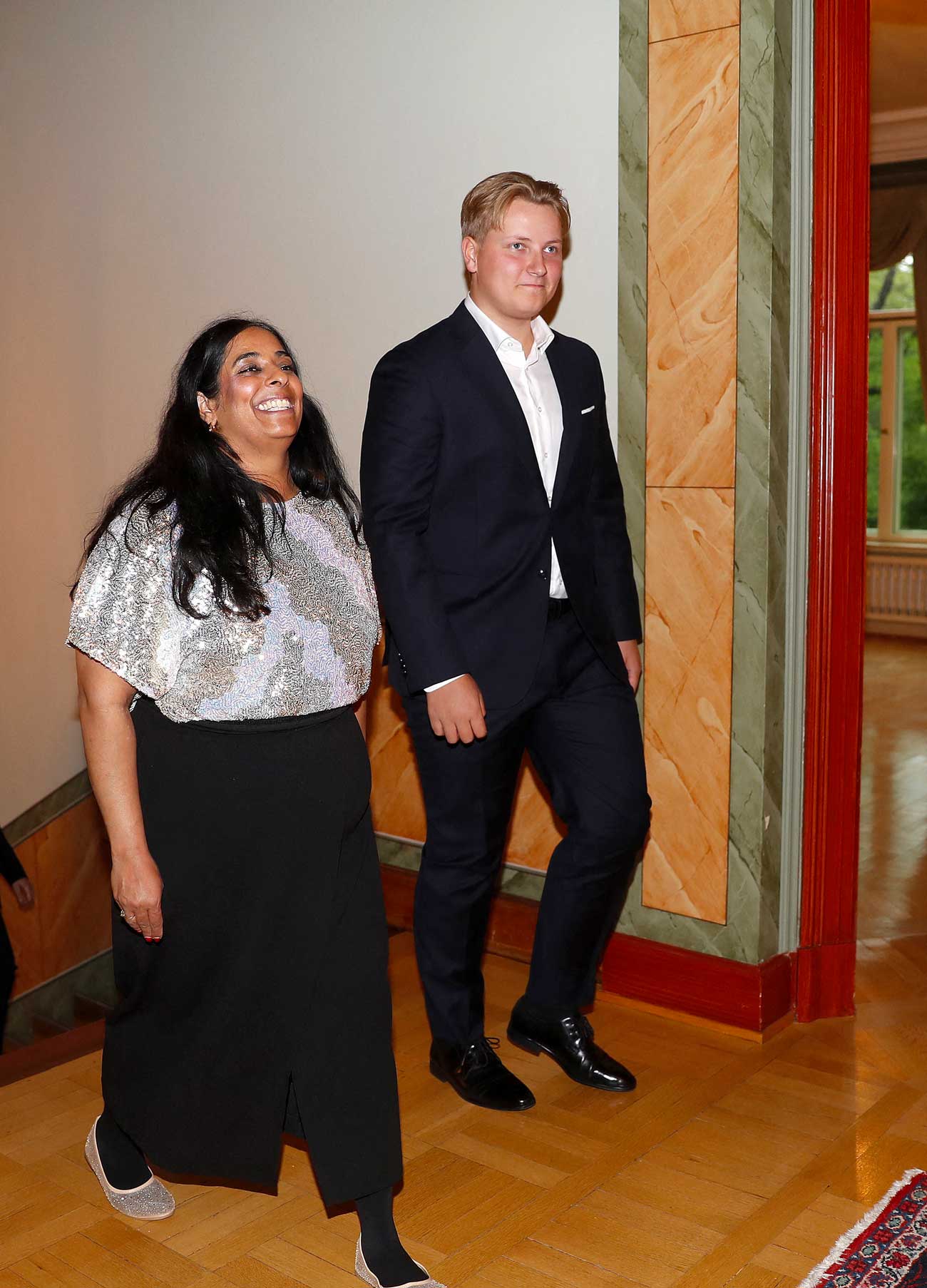 Le prince Sverre Magnus assure son premier engagement en solo alors que ...