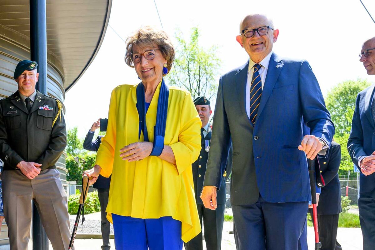 La princesse Margriet rend hommage aux autochtones libérateurs avec le ...
