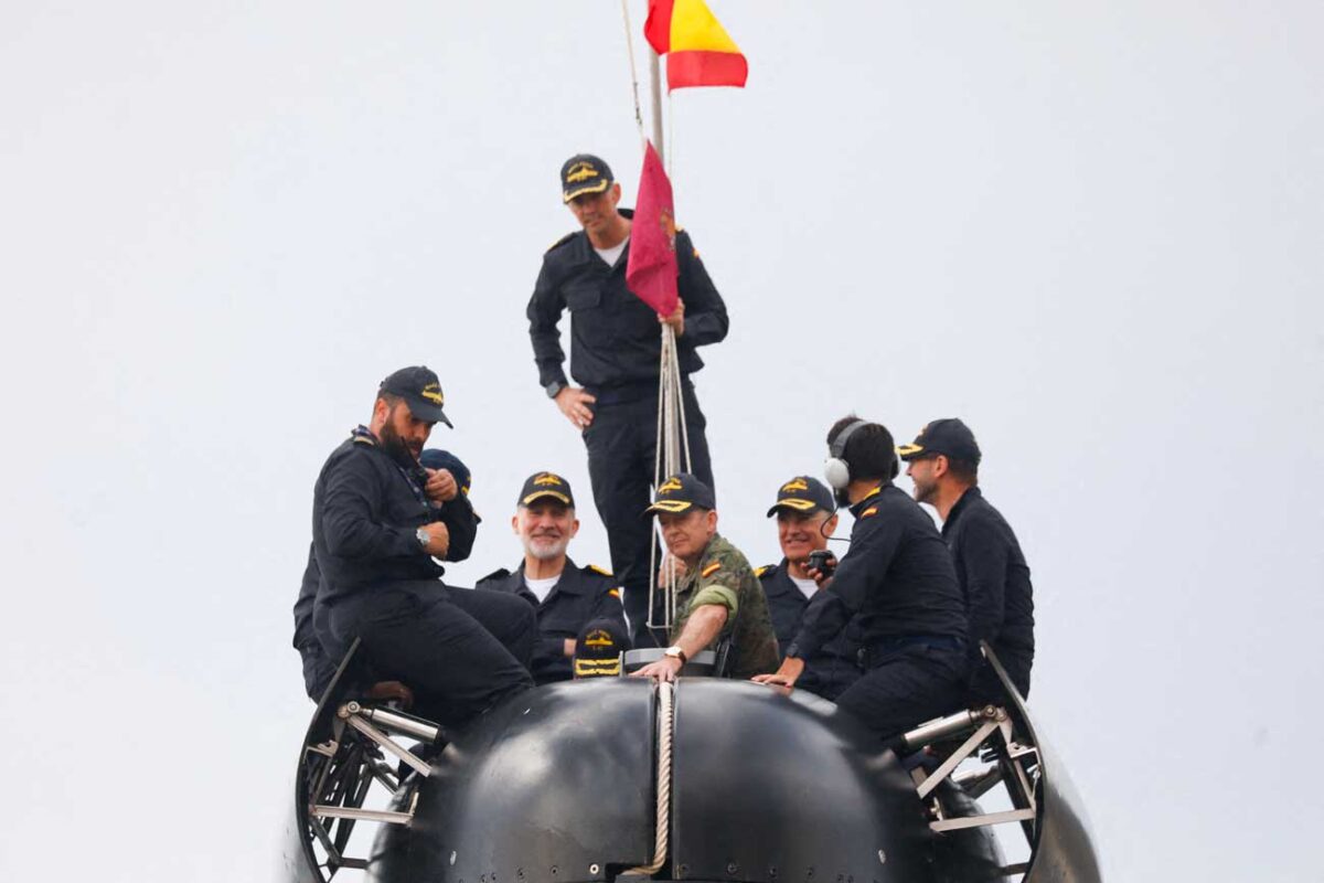 Le roi Felipe VI embarque à bord du nouveau sous-marin classe S-81 ...