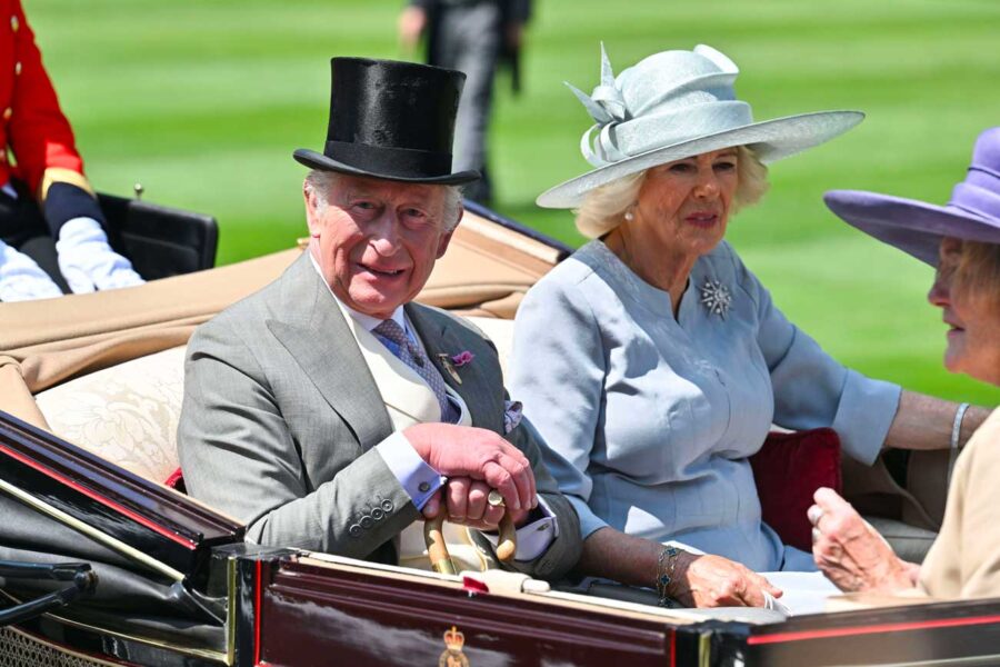 Le roi Charles III invite la princesse Beatrice, le duc d'Édimbourg et ...