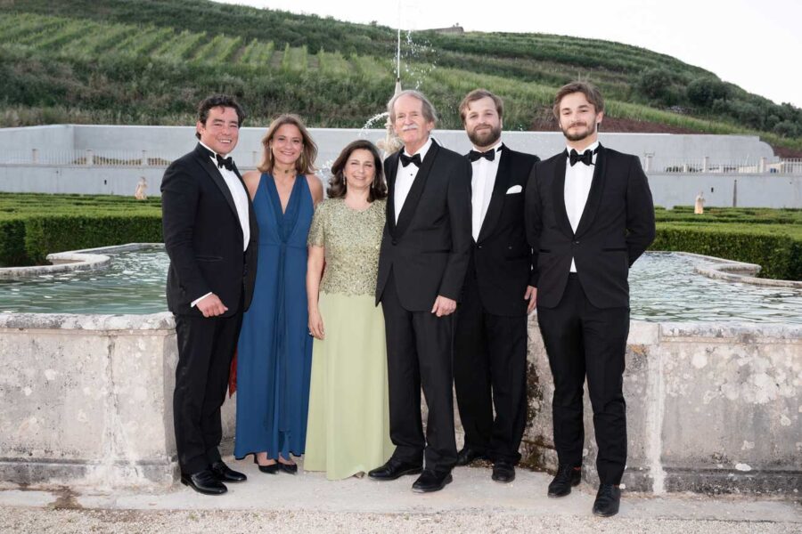 Les royautés célèbrent les noces de perles du duc et de la duchesse de ...