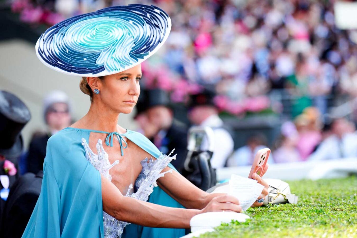 Lady Victoria Hervey détonne à Ascot : la sœur du marquis de Bristol se ...