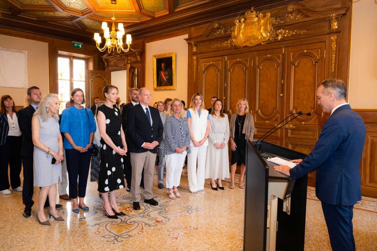 La princesse Charlène dévoile son nouveau portrait dans un lieu ...
