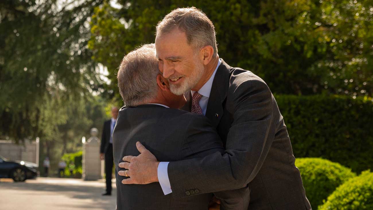 Le roi Felipe VI accueille chaleureusement le roi Abdallah II en ...