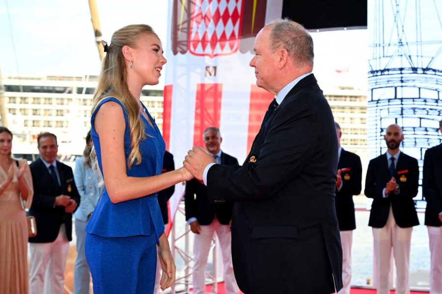 Le prince Albert II adoube l'intégration des princesses Maria Carolina ...