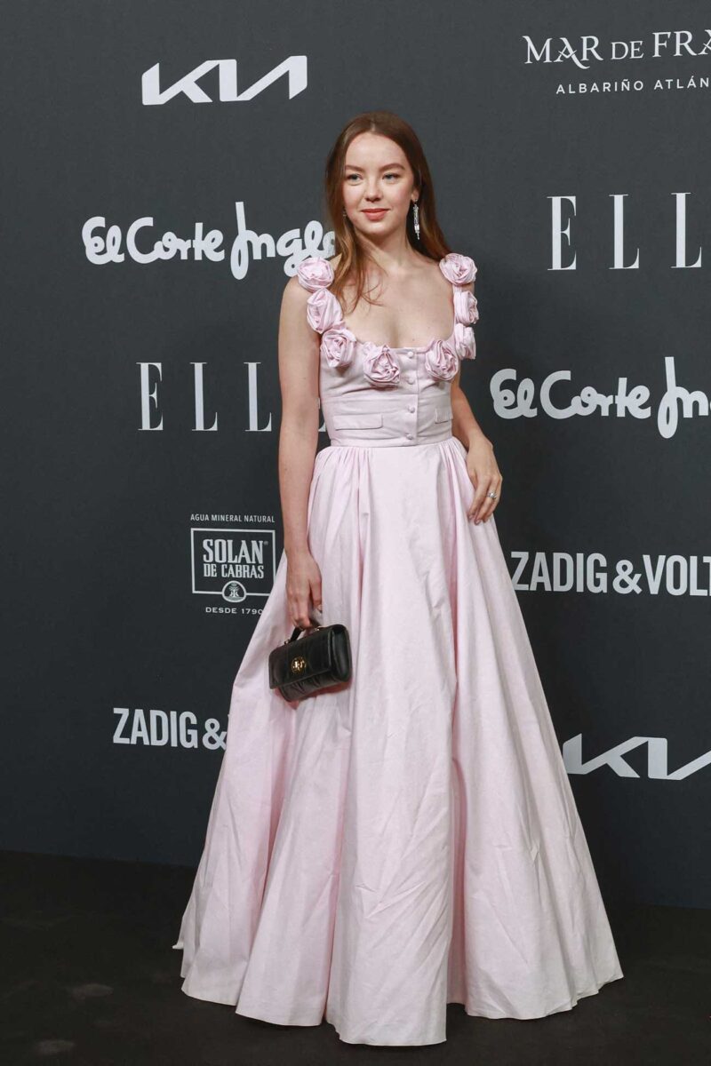 La princesse Alexandra de Hanovre met les roses de Giambattista Valli à ...