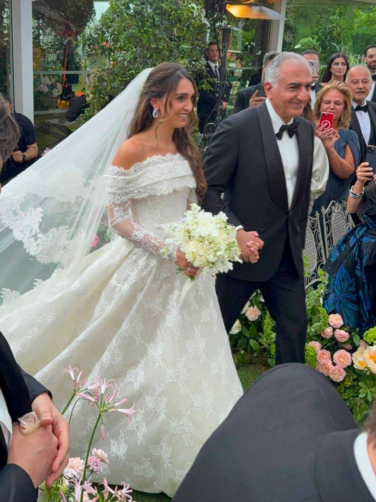 L'impératrice Farah célèbre le mariage de sa petite-fille, la princesse ...