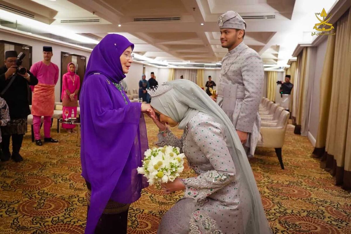 Mariage de la princesse Sarina de Perak en présence de la reine Zarith Sofiah de Malaisie