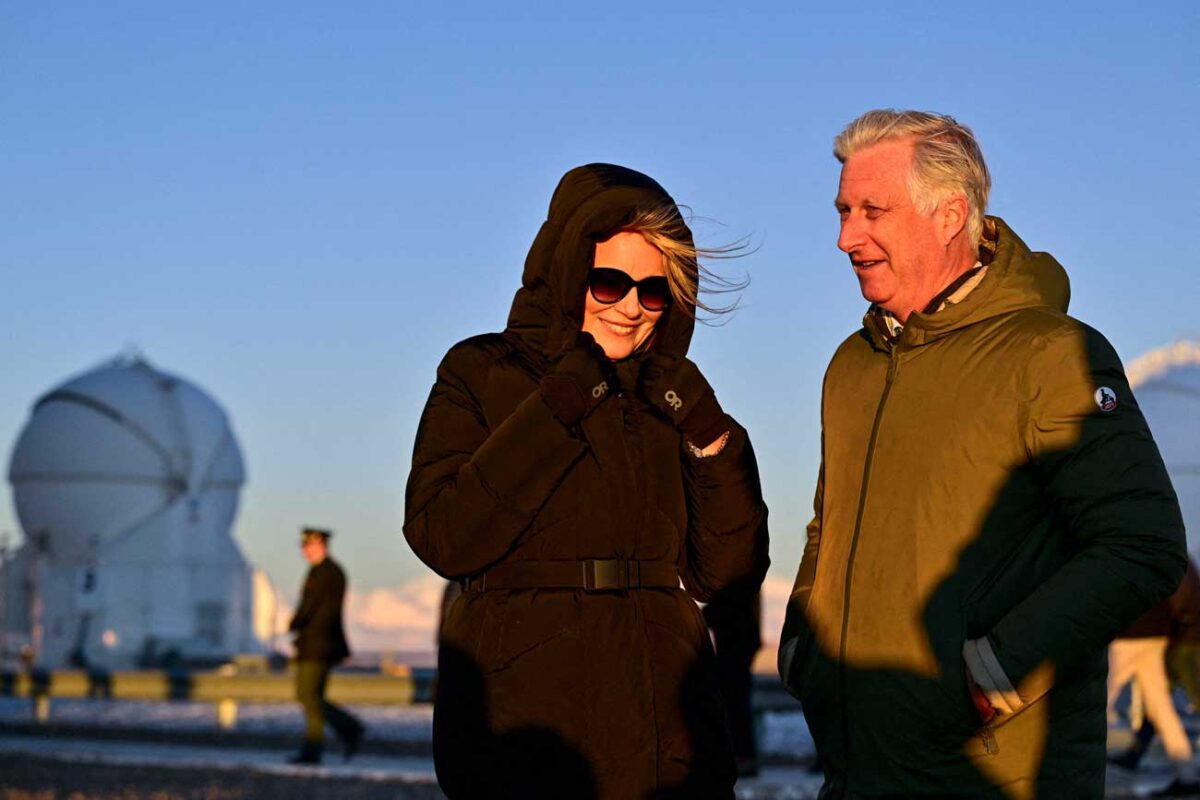 Le roi Philippe et la reine Mathilde dans le désert chilien, à la découverte de l'observatoire ...