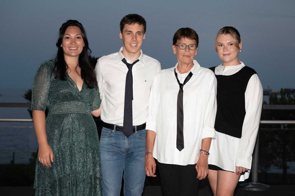 La princesse Stéphanie porte la cravate de Jean-Jacques Goldman au concert de Fight Aids Monaco ...