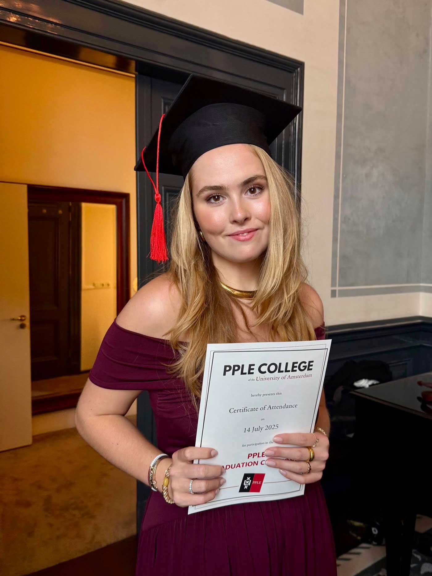 La princesse Amalia entourée de sa famille pour célébrer son bachelier ...