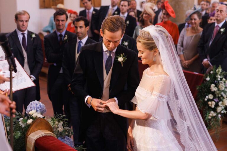 À l'intérieur de la cérémonie privée de mariage de la princesse Marie Caroline de Liechtenstein
