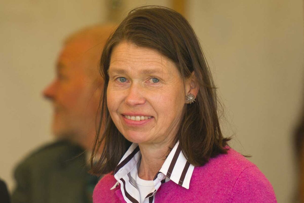 Le roi Charles III porte son tartan personnel et profite d'un moment ...