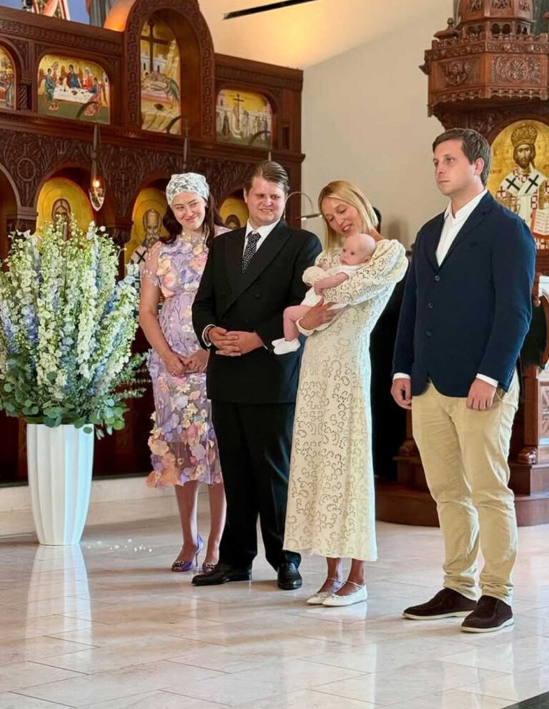 La princesse Maria Olympia de Grèce devient la marraine du dernier né ...