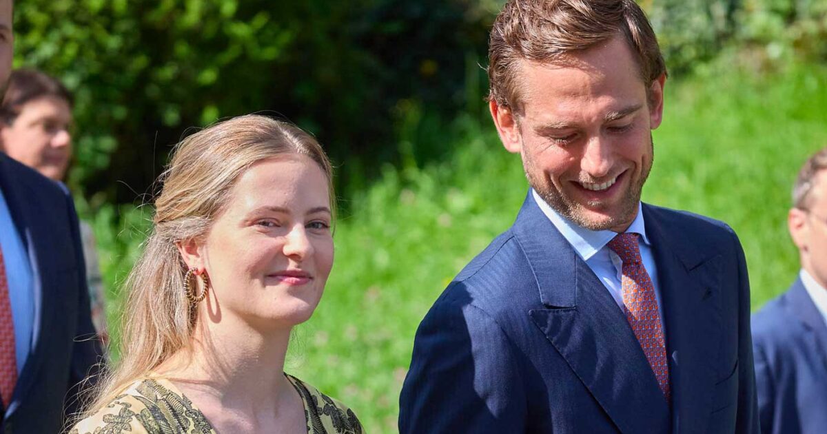 Erster Auftritt der strahlenden Prinzessin Marie Caroline mit ihrem ...