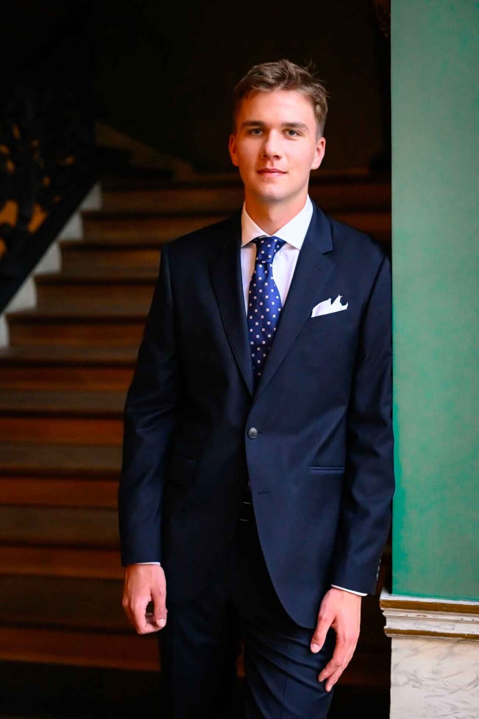 Le Palais royal partage deux nouveaux portraits du prince Gabriel pour ...