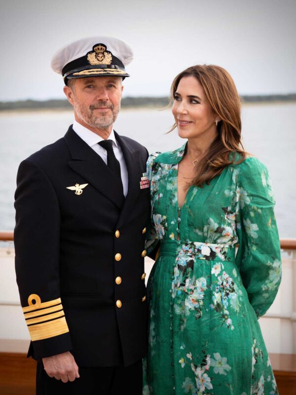 Le roi Frederik X et la reine Mary concluent leur croisière estivale ...
