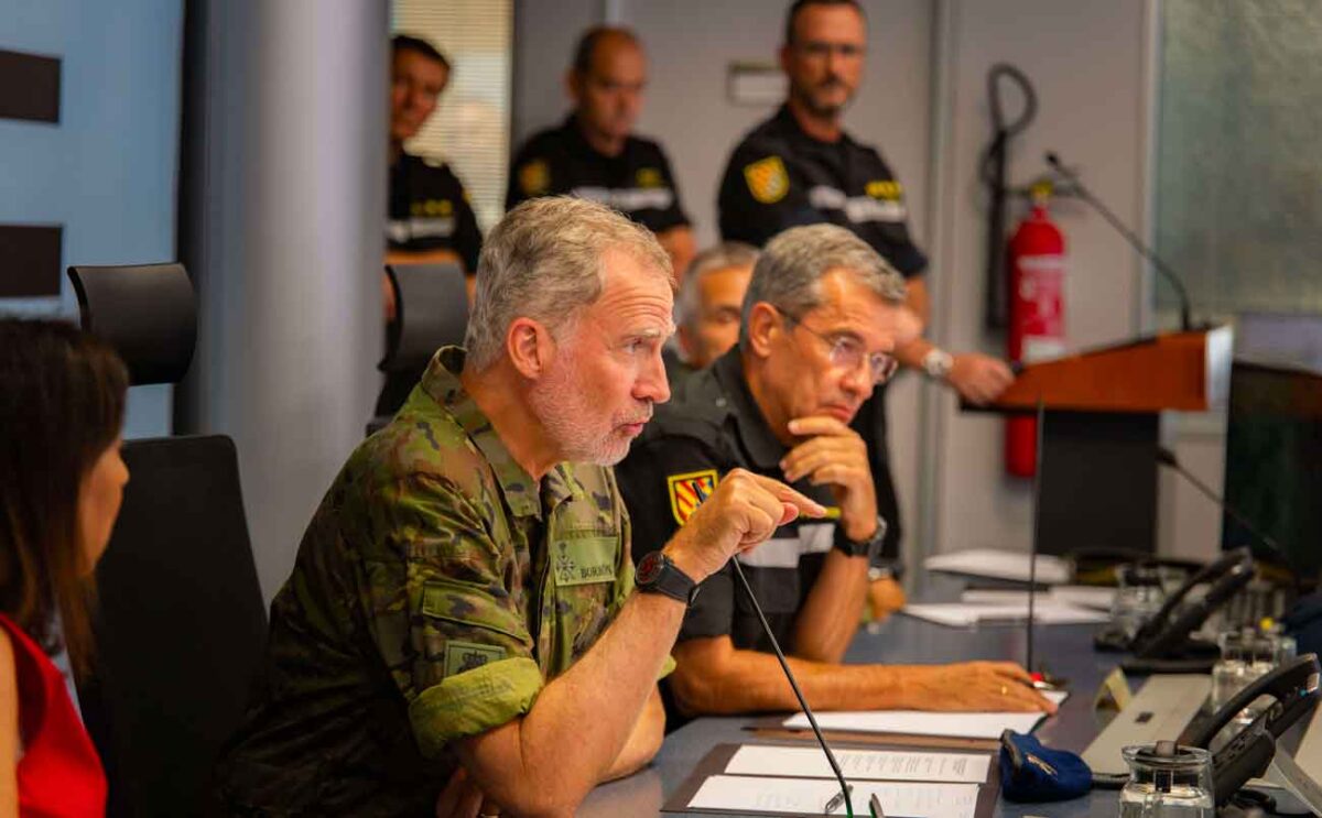 Le roi Felipe interrompt ses vacances en Grèce pour faire le point sur ...