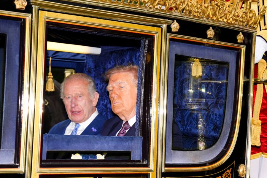 Donald et Melania Trump défilent en carrosse avec Charles III et ...