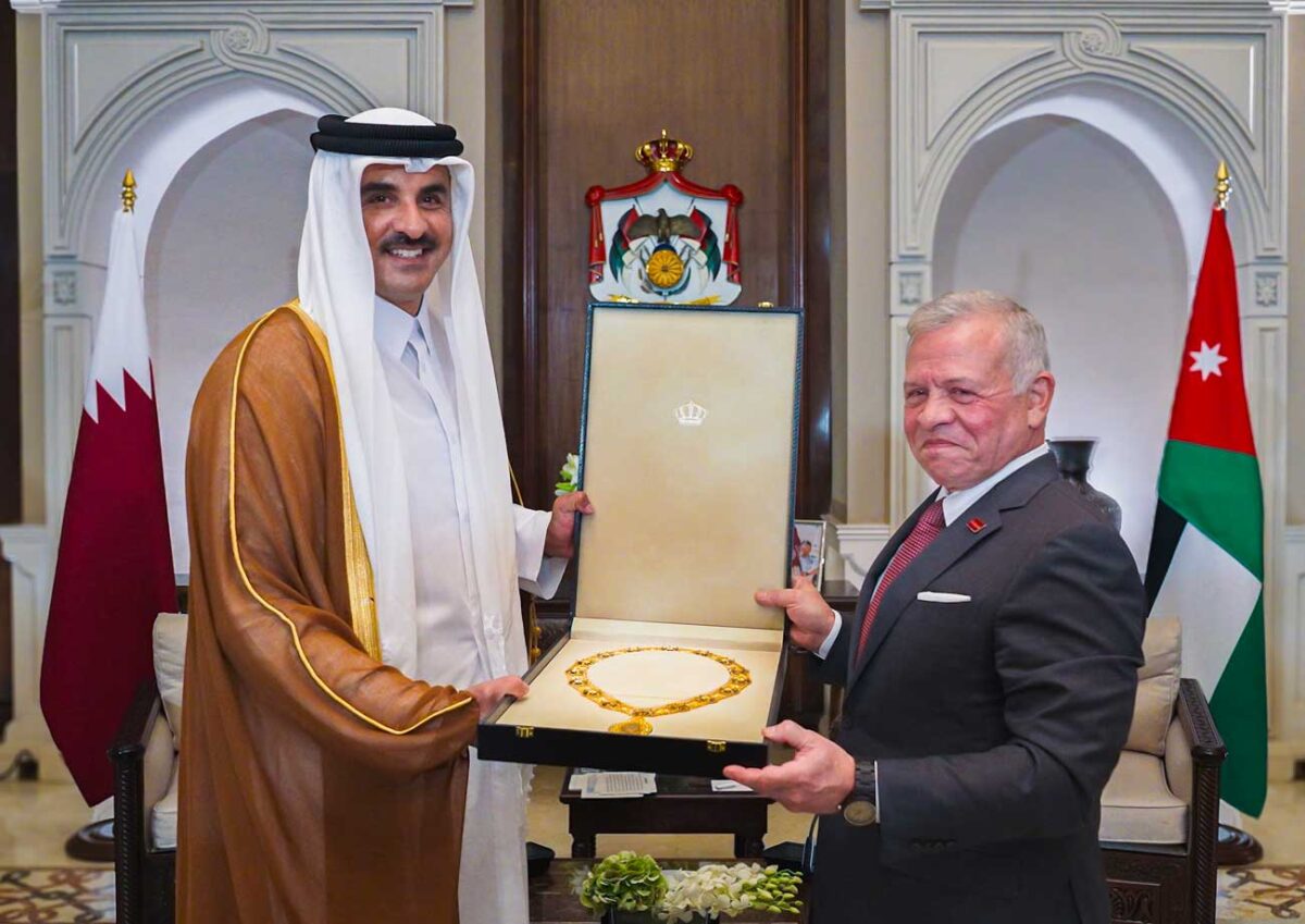 L'émir du Qatar distingué par le roi Abdallah II de Jordanie lors de sa ...