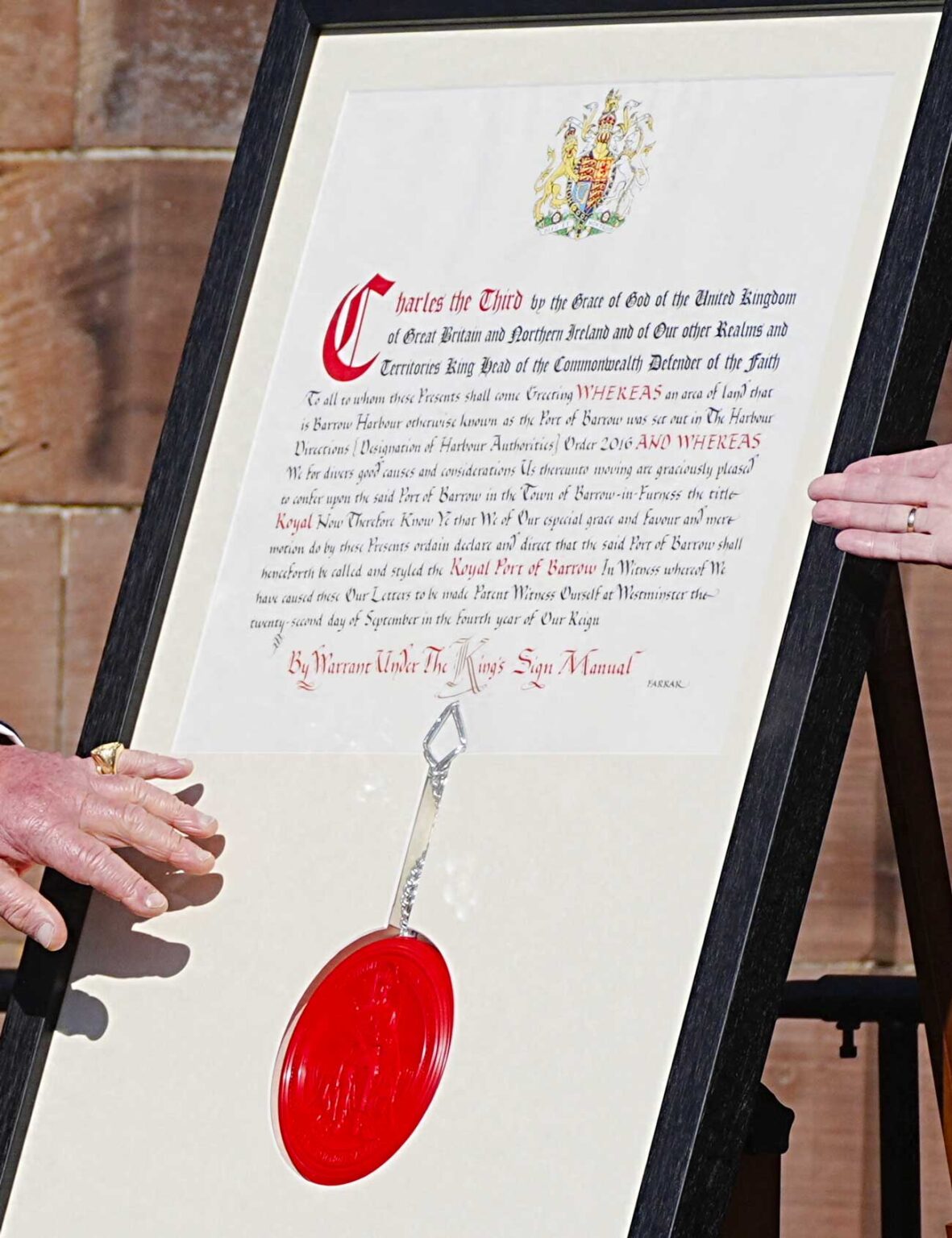 Le roi Charles III accorde le statut royal au port de Barrow