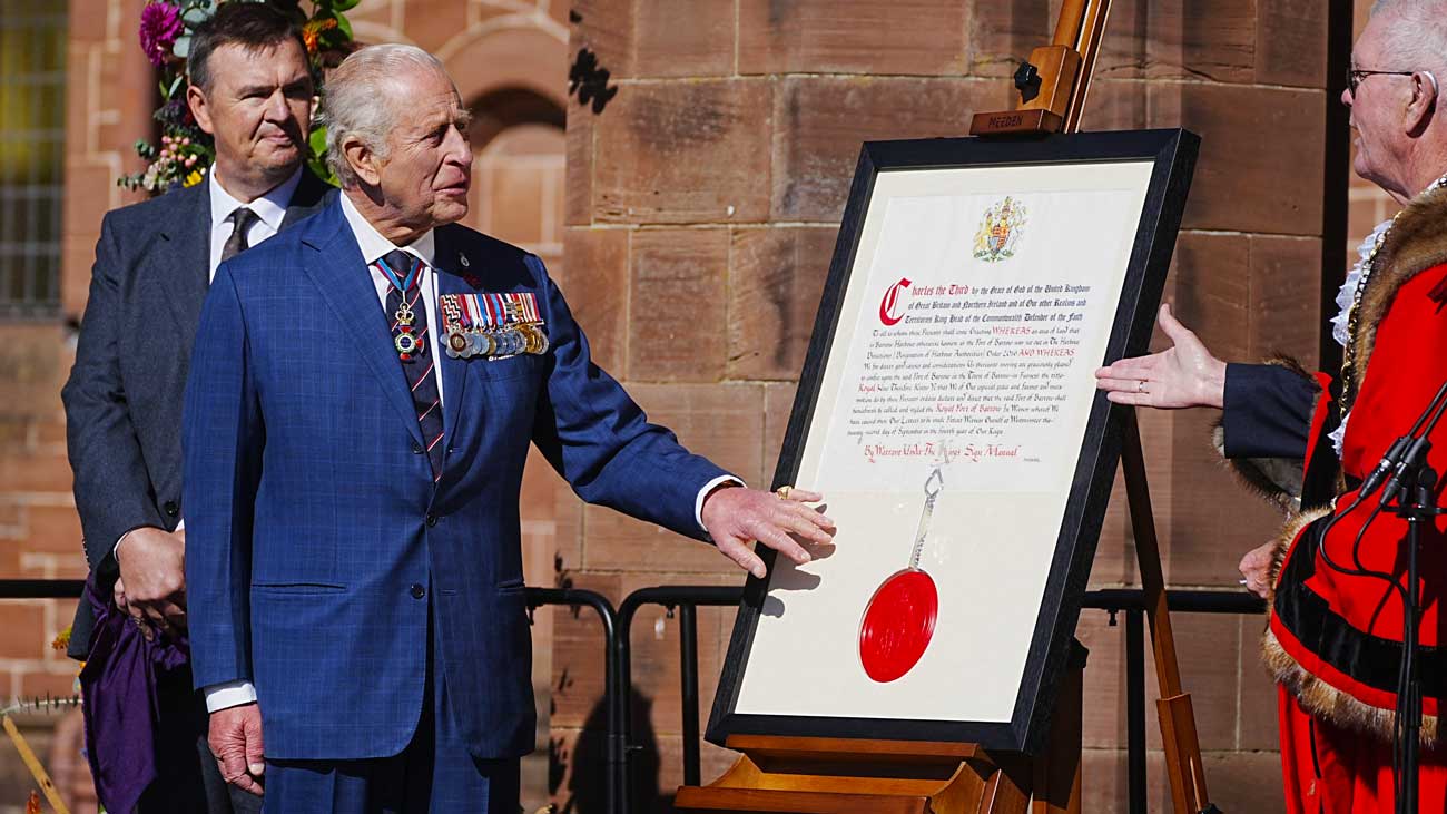 Le roi Charles III accorde le statut royal au port de Barrow