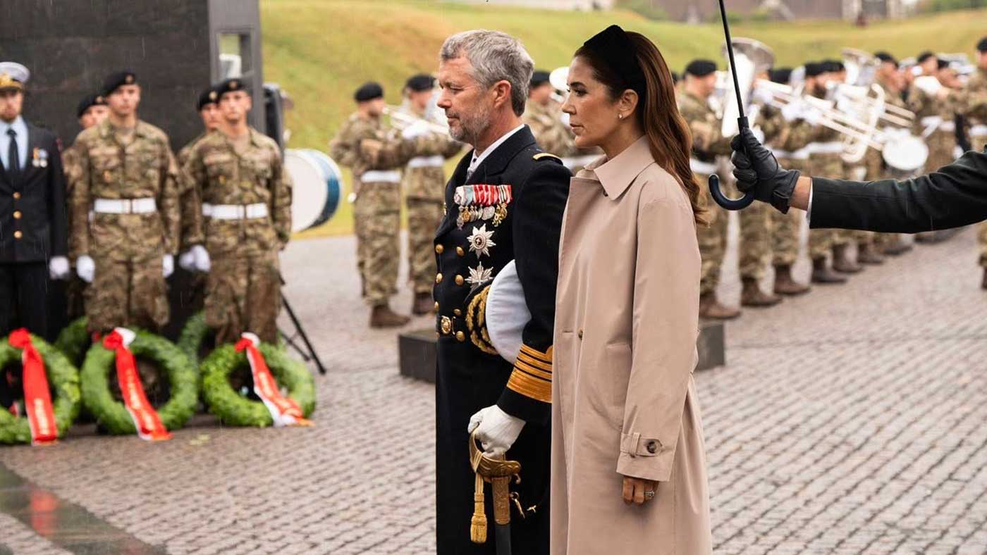 Le roi Frederik X et la reine Mary honorent la mémoire des Danois qui ...
