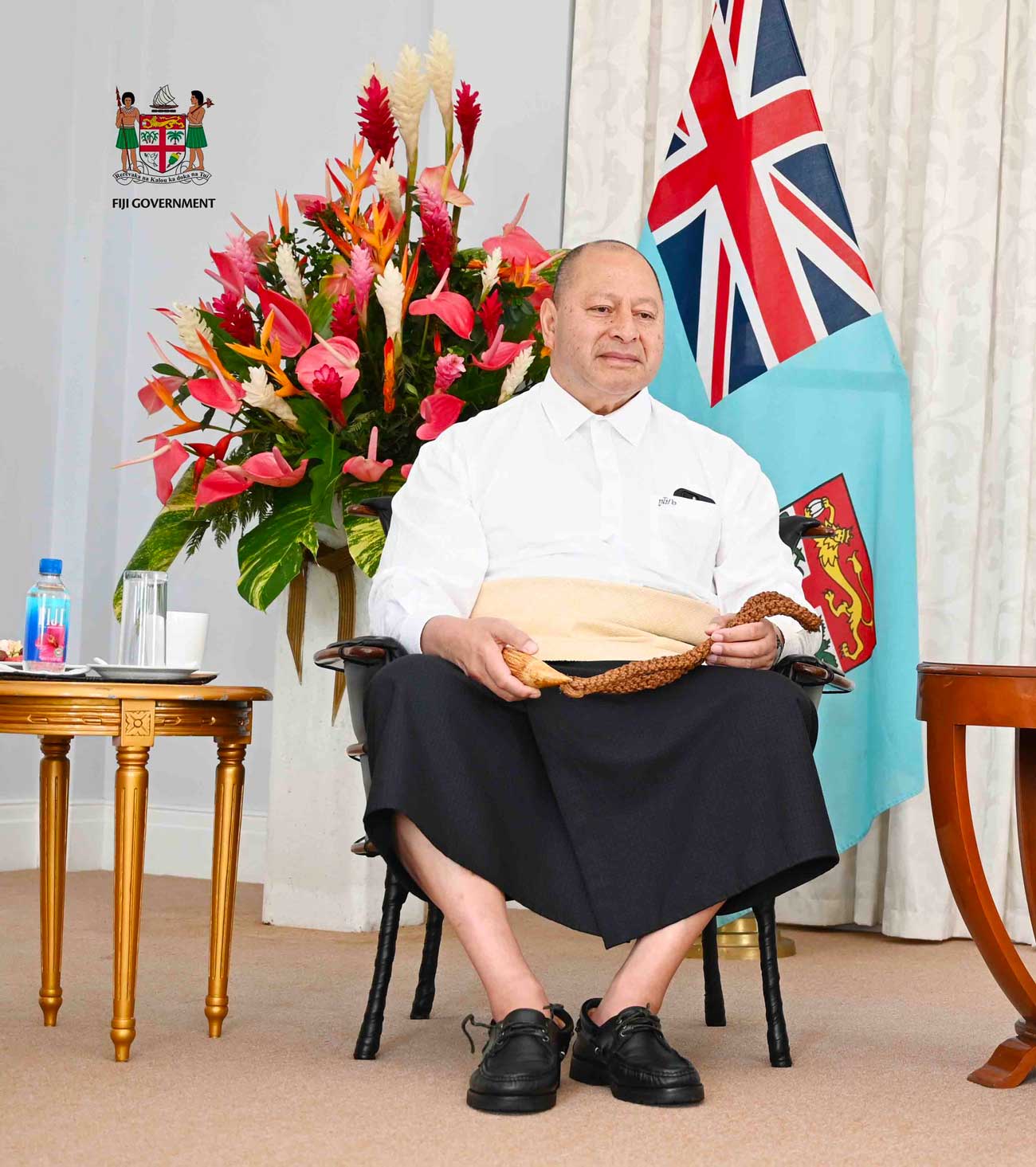 Le roi Tupou VI investi chancelier de l'université du Pacifique Sud aux ...