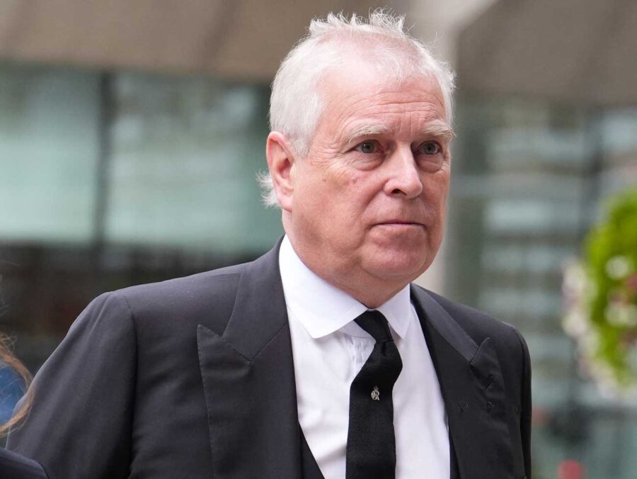 König Charles III. entlässt seinen Bruder Andrew und verweist ihn aus ...