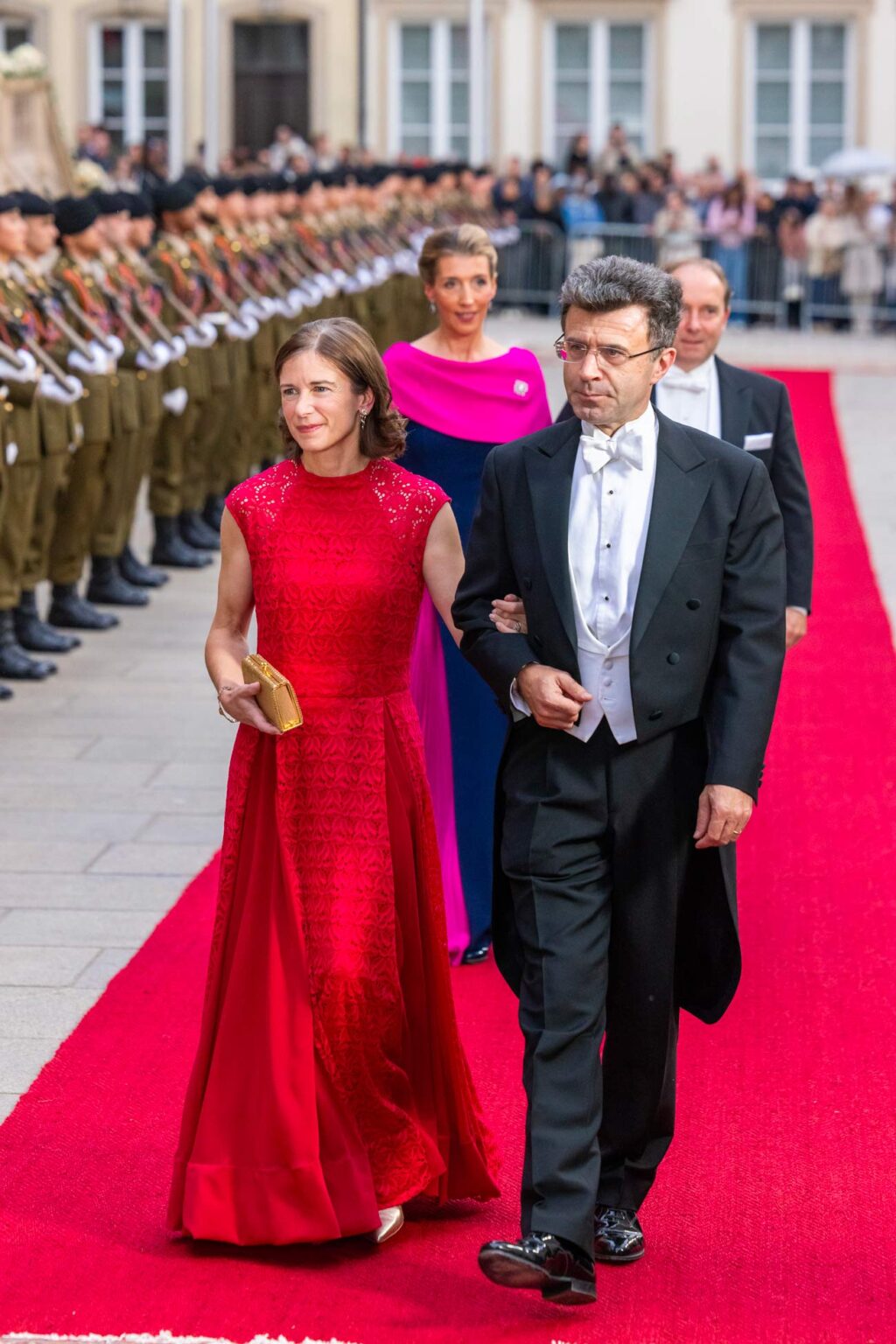 Les comtesses de Lannoy sortent leurs diadèmes au premier gala de ...