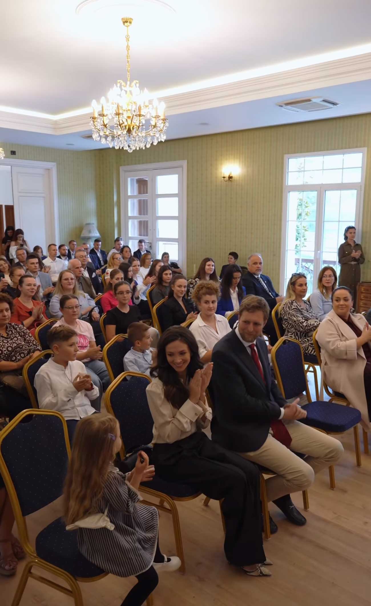Le prince Leka et Blerta à l'ambassade de Hongrie pour honorer la ...