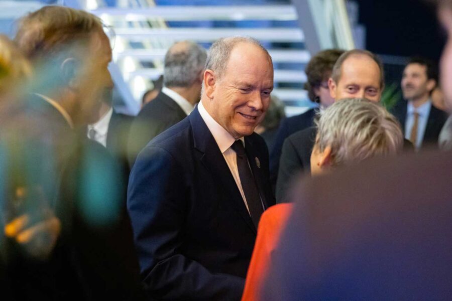 Le prince Albert II réunit à Monaco les maires des sites historiques ...