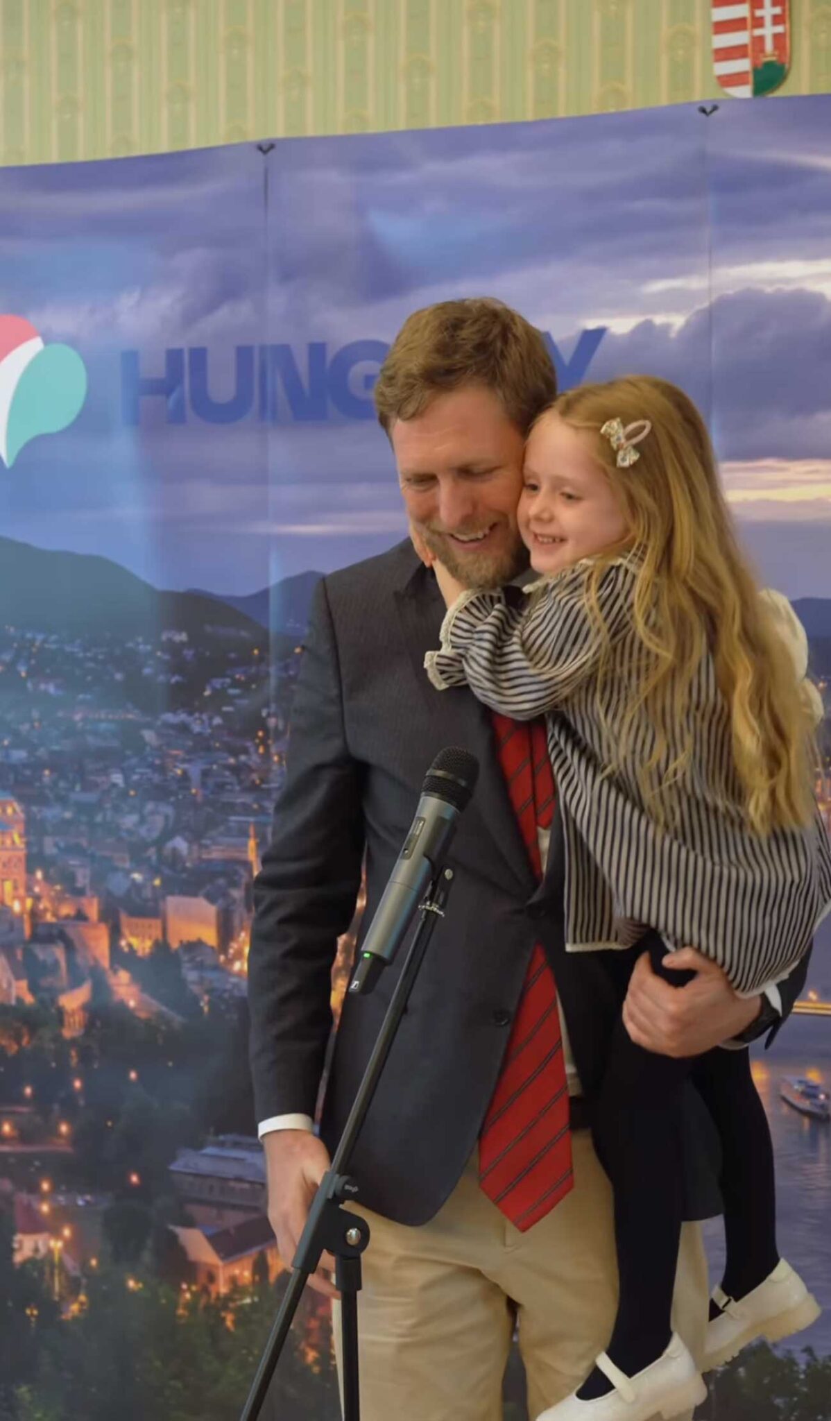 Le prince Leka et Blerta à l'ambassade de Hongrie pour honorer la ...