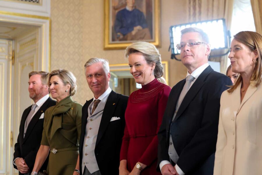 La princesse Élisabeth assiste à l'avènement au trône de son cousin ...