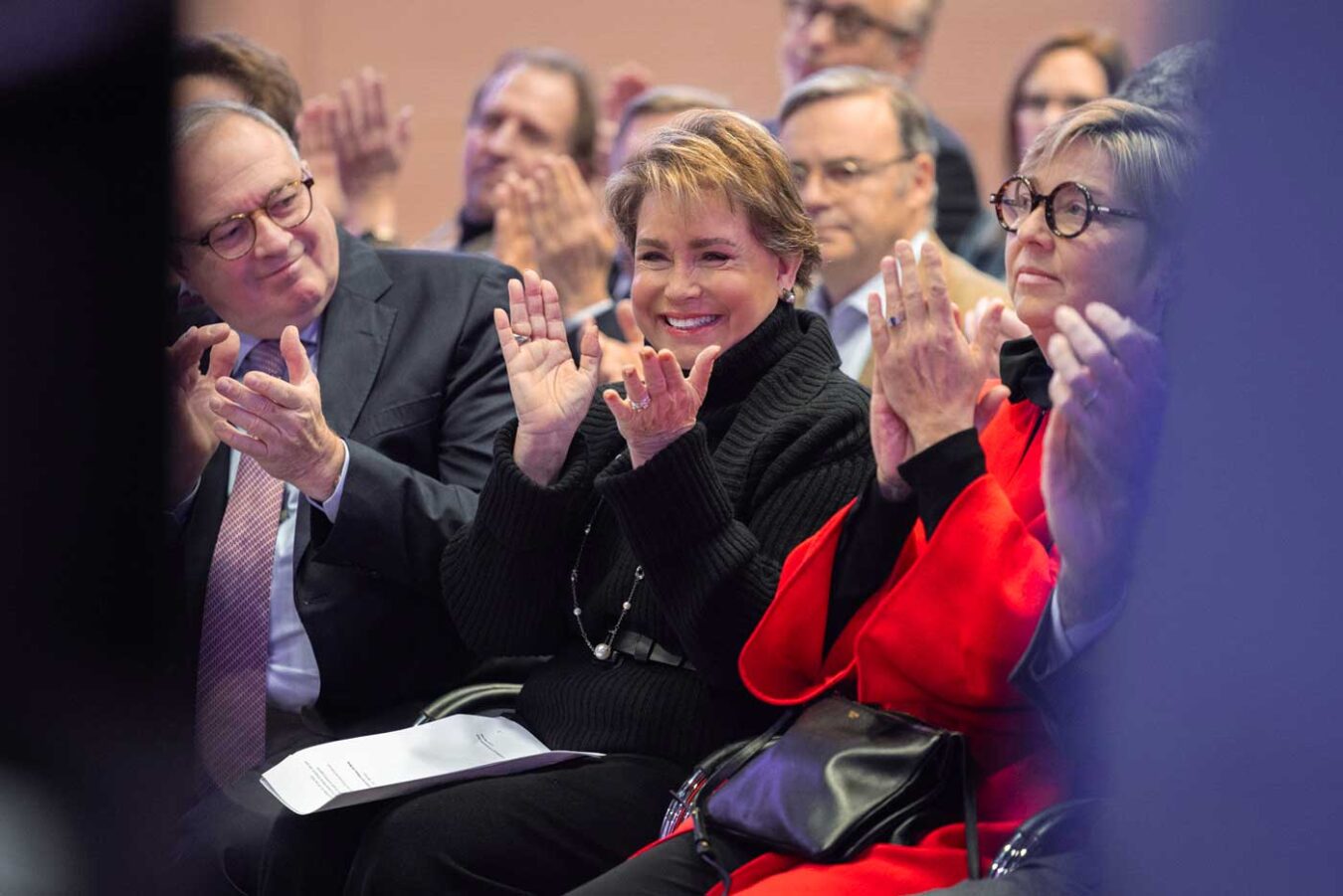 La grande-duchesse Maria Teresa fait ses adieux à la Croix-Rouge et ...
