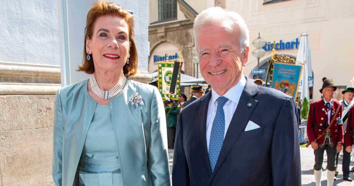 Décès du prince Albrecht d'Œttingen-Spielberg