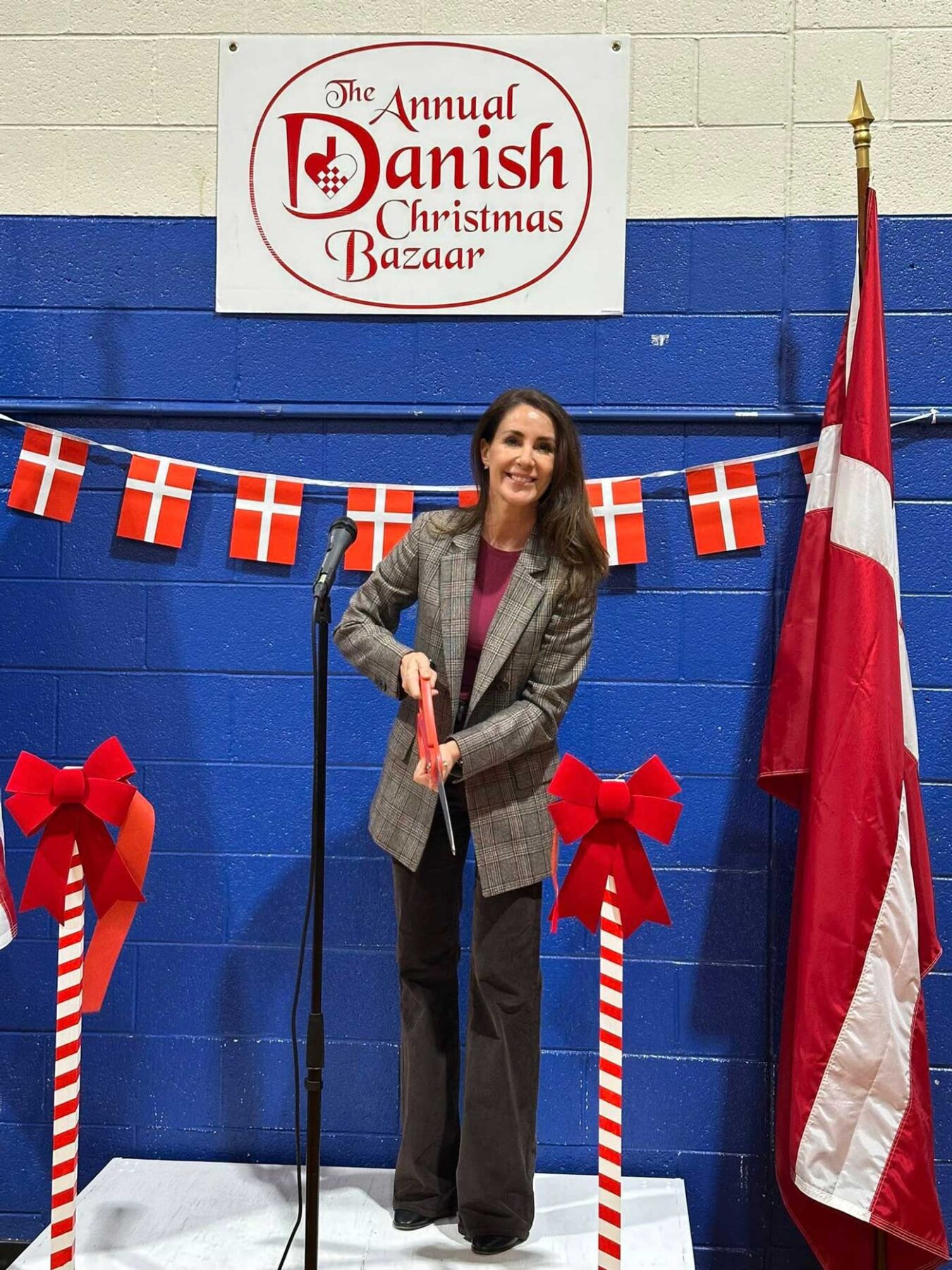 Prinzessin Marie eröffnet mit ihren Kindern, Graf Henrik und Gräfin ...